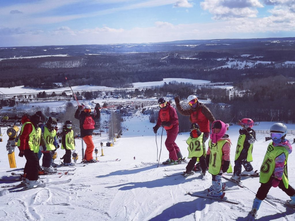 Travelling Snow Schools - Mount St. Louis Moonstone